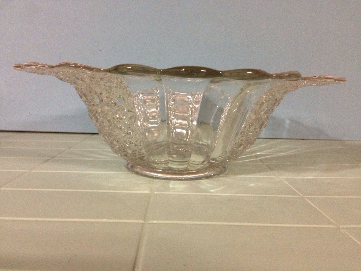 Beautiful Daisy and Button Pressed Glass Depression Era Bowl – Haute Juice