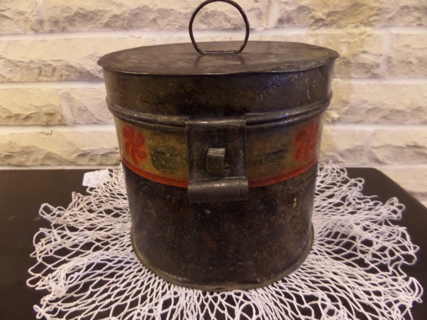 ANTIQUE TOLEWARE CANISTER/ Folk Art Tin/ Primitive Tin Ware/