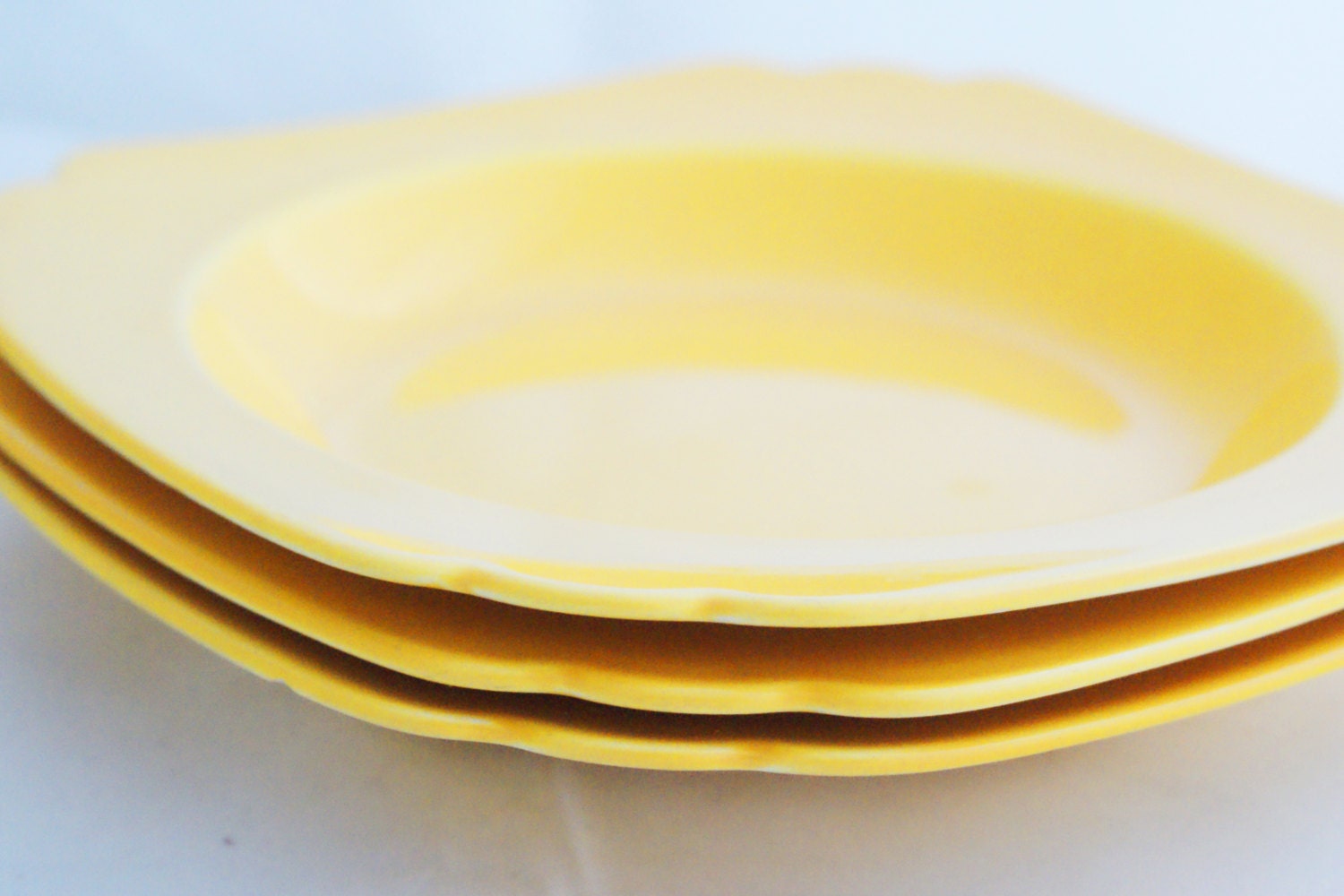 Plates – Mustard Yellow 1970s Scallop 8 inch diameter set – Haute Juice