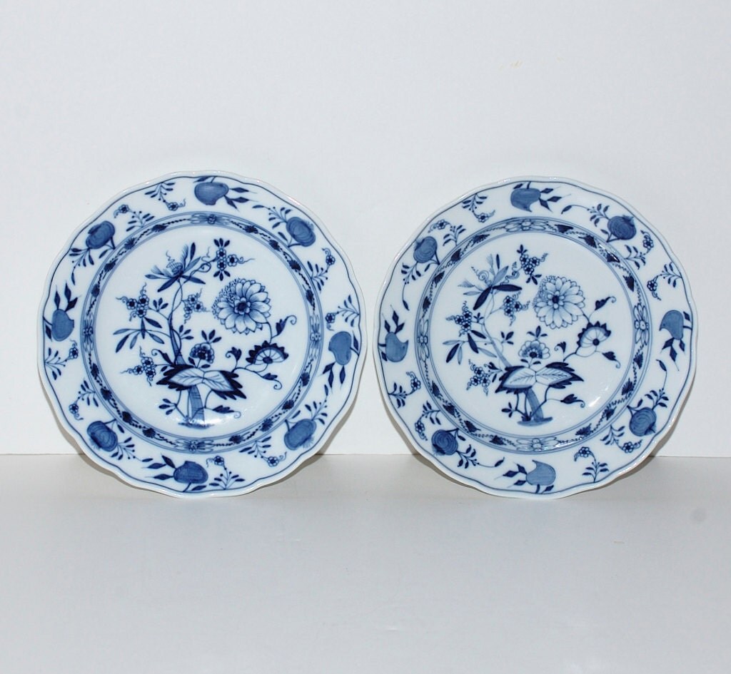 Antique Meissen Blue Onion Pattern Plates Pair 19th century
