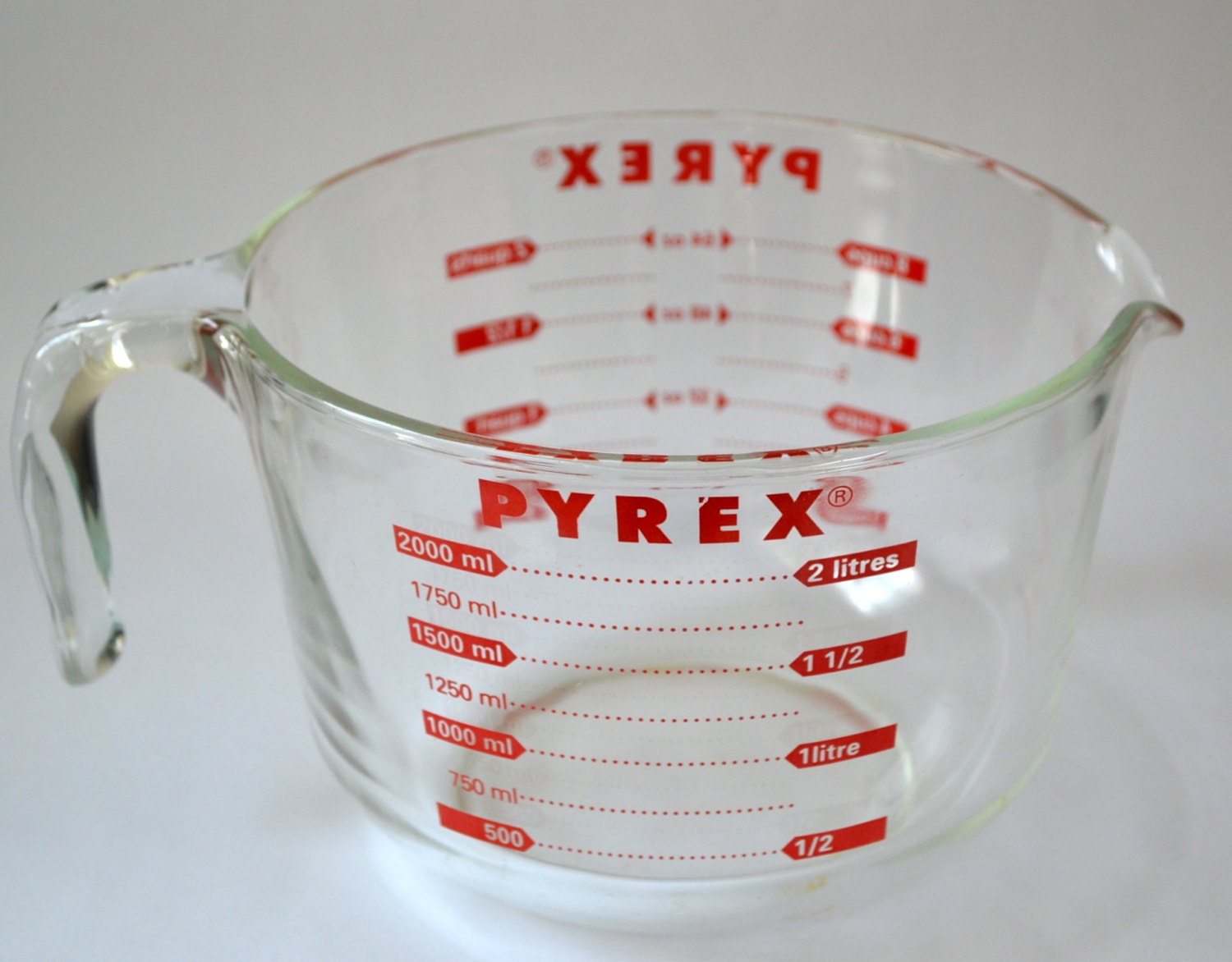 Vintage Pyrex 8 cup / 2 quart Measuring Cup Batter Bowl