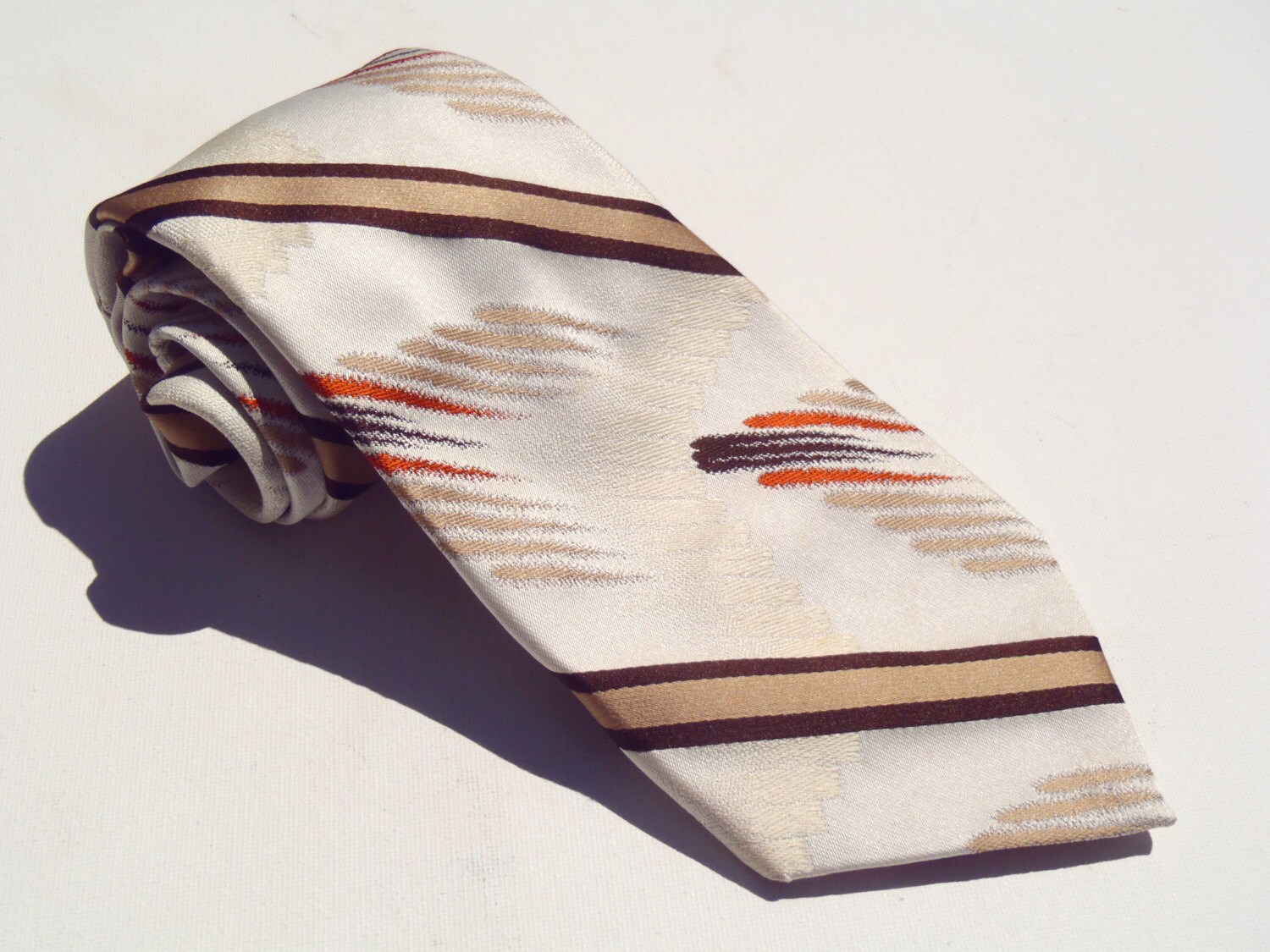 Vintage 1970s Wide Cream Kipper Tie with Brown Stripes by Oleg