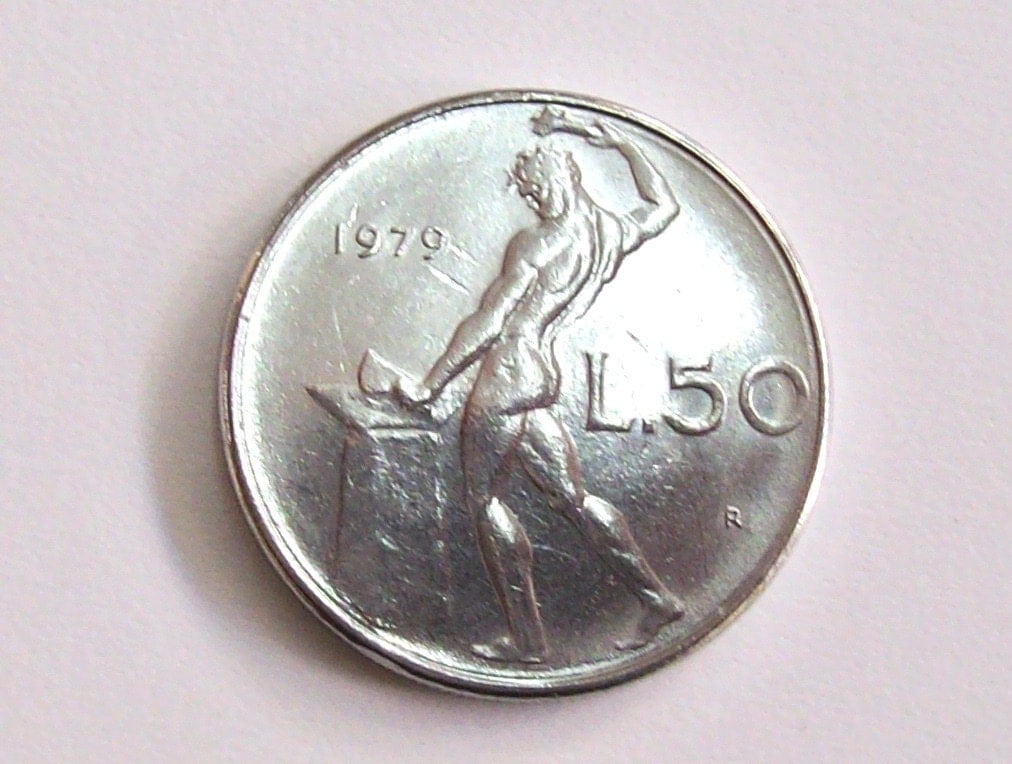Vintage Italy 1979. lire 50 coin. Repubblica Italiana and
