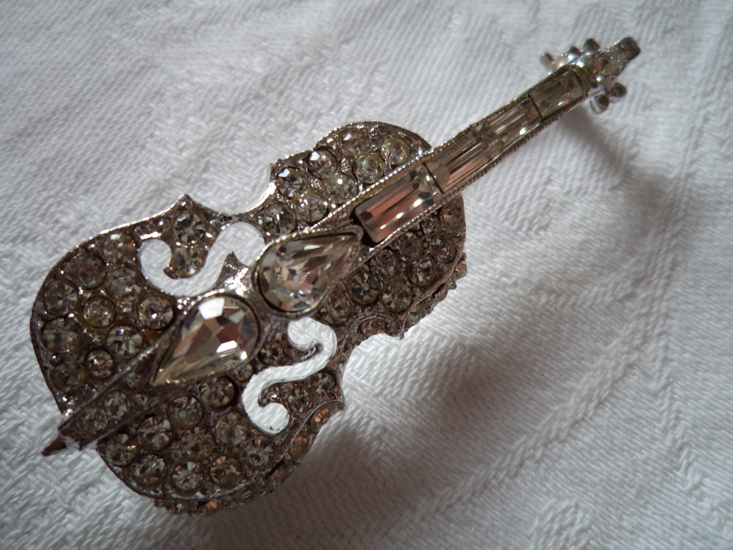 Vintage Unsigned Stunning Clear Rhinestone Cello Brooch/Pin – Haute Juice