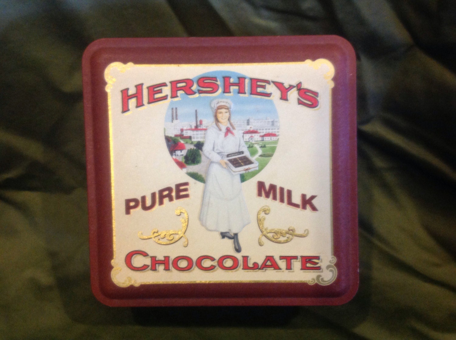 Hershey's Pure milk Chocolate Box Tin