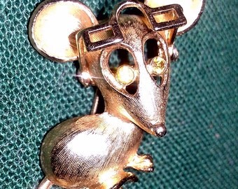 Items similar to Christmas Avon Mouse Perfume Bottle, retro 1970's Mice ...