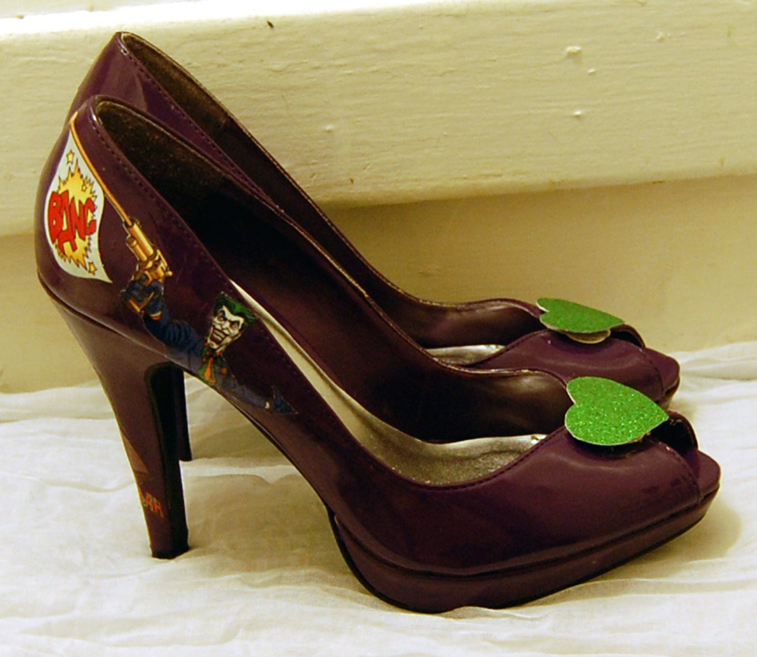 Joker Batman Purple high heel peep toe pumps with green
