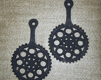Popular items for black trivet on Etsy