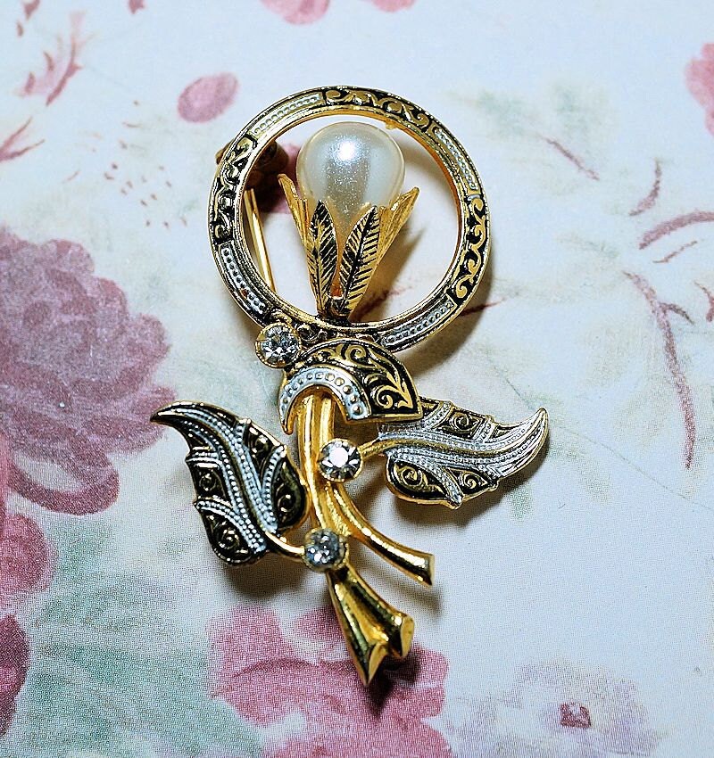Vintage Damascene Pearl Flower Brooch, 70s Damascene pin – Haute Juice