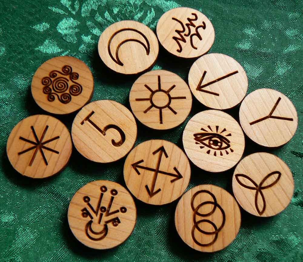 13 Witches Round Runes