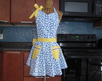 Popular items for daisy apron on Etsy