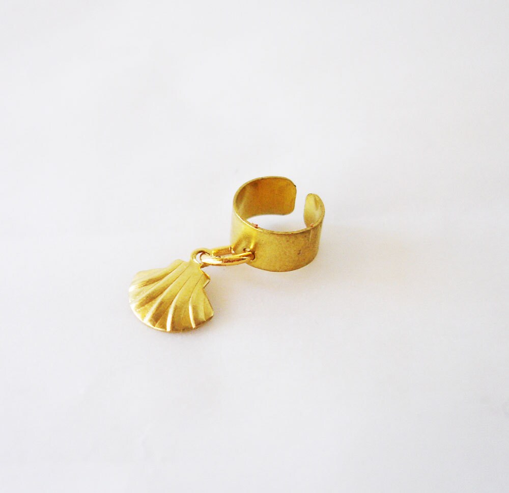 Gold leaf ear cuff Native american ear cuff Dainty by Akamatra