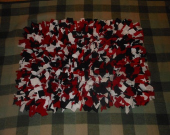Recycled T Shirt Shag Rag Rug-Red, Black, White,-Rectangualr