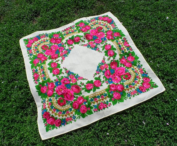 Items similar to Russian/ Ukrainian/ USSR/ Soviet Union/ Vintage Scarf ...