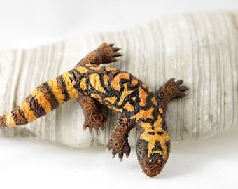 Gila monster Lizard Gecko Animal Totem figurine fantasy animal creature ...