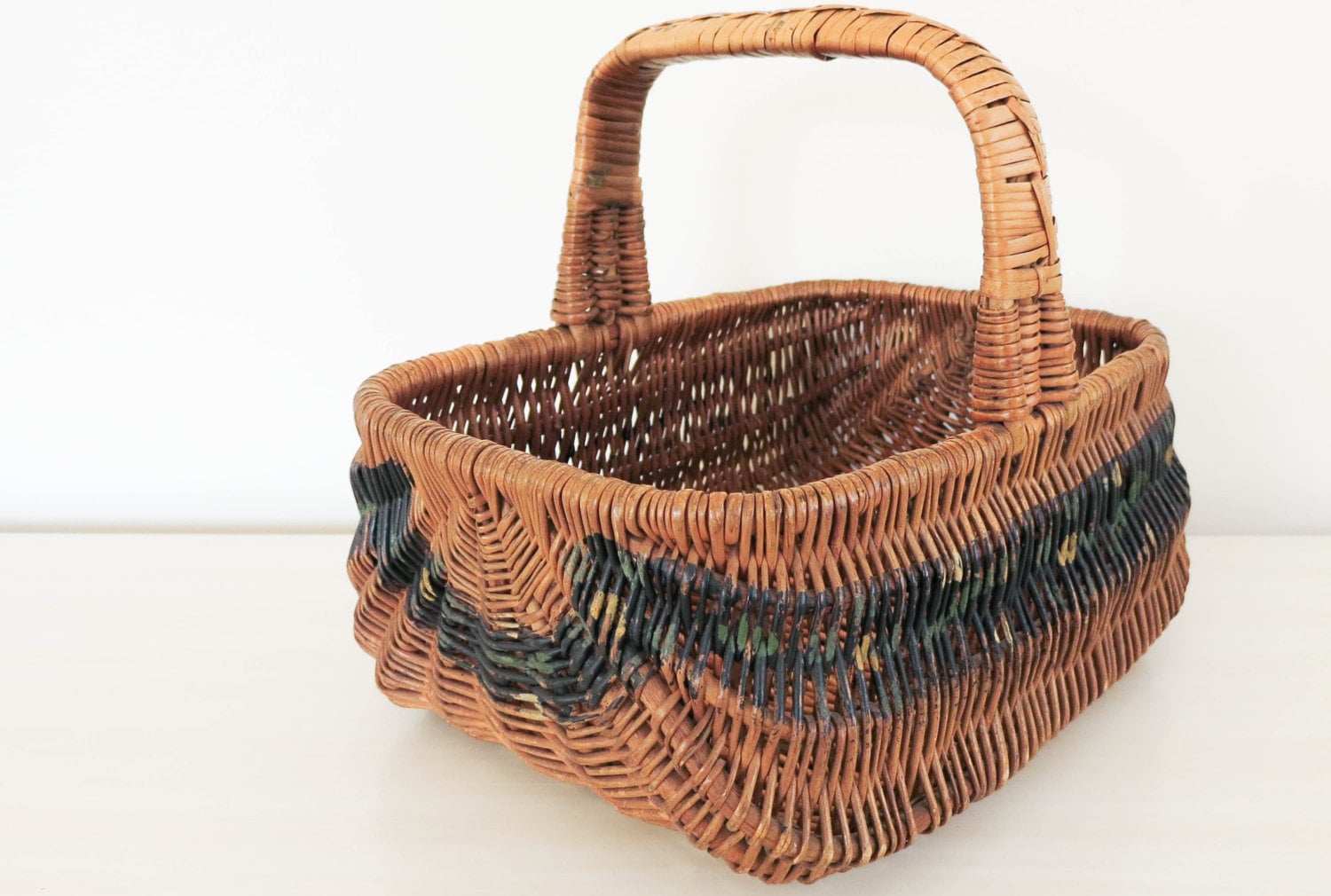 Antique Ribbed Wicker Basket with Floral Garland – Sturdy Flower Fruit ...
