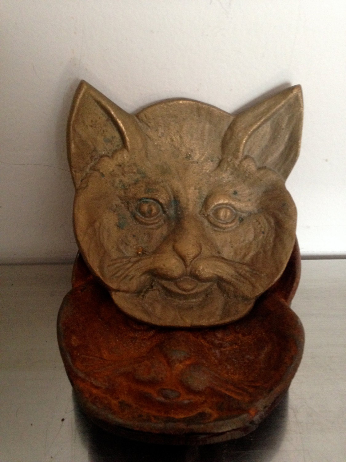 Westmoreland Cat Trivet / Antique Malleable Cast Iron Cat Face