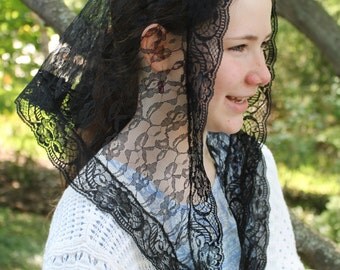 Black lace mantilla | Etsy