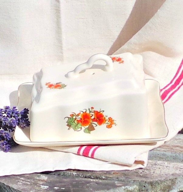 Traditional Cheese Dish *** Covered Cheese Dish *** Vintage Butter Dish ...