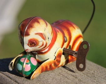 Items similar to Vintage Wind Up Toy Antique Cat Toy White Cat Toy on Etsy