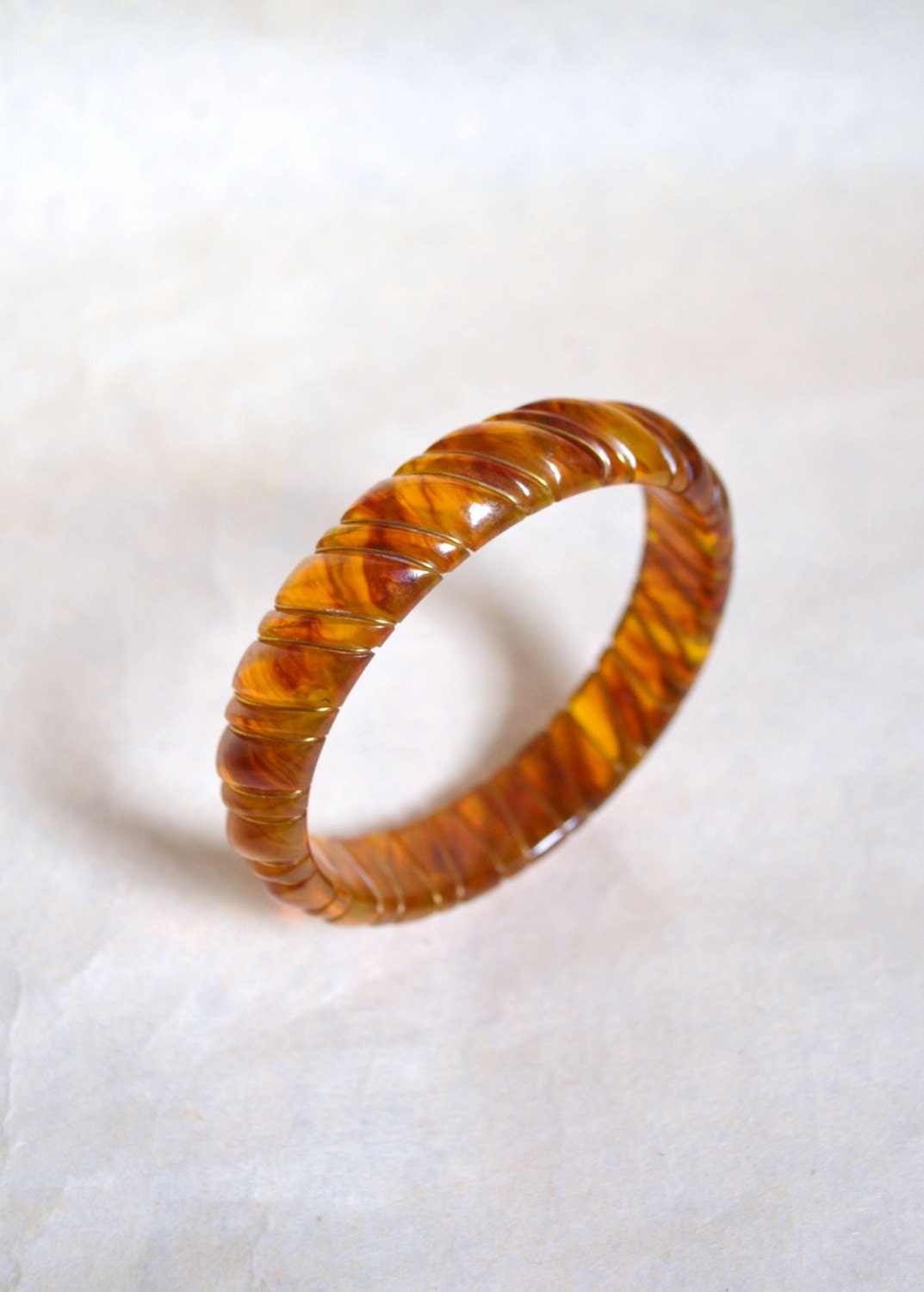 1950s Carved amber lucite bangle with gold wire inset / 50s costume ...