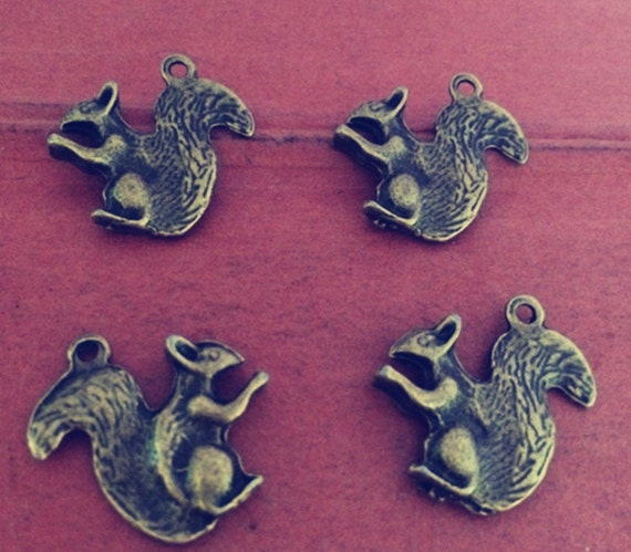 15pcs 21x21mm squirrel charm Antique Bronzecharm pendant