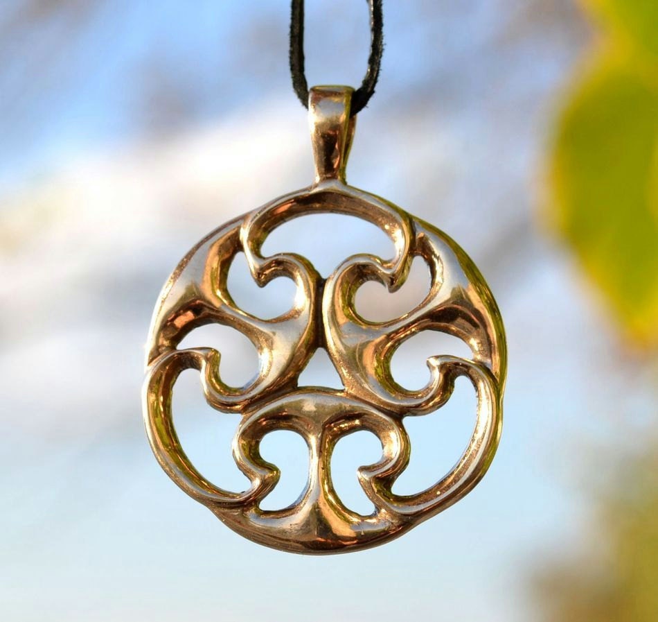 Celtic Bronze Pendant from Gallia Museum Replica Knot of Life