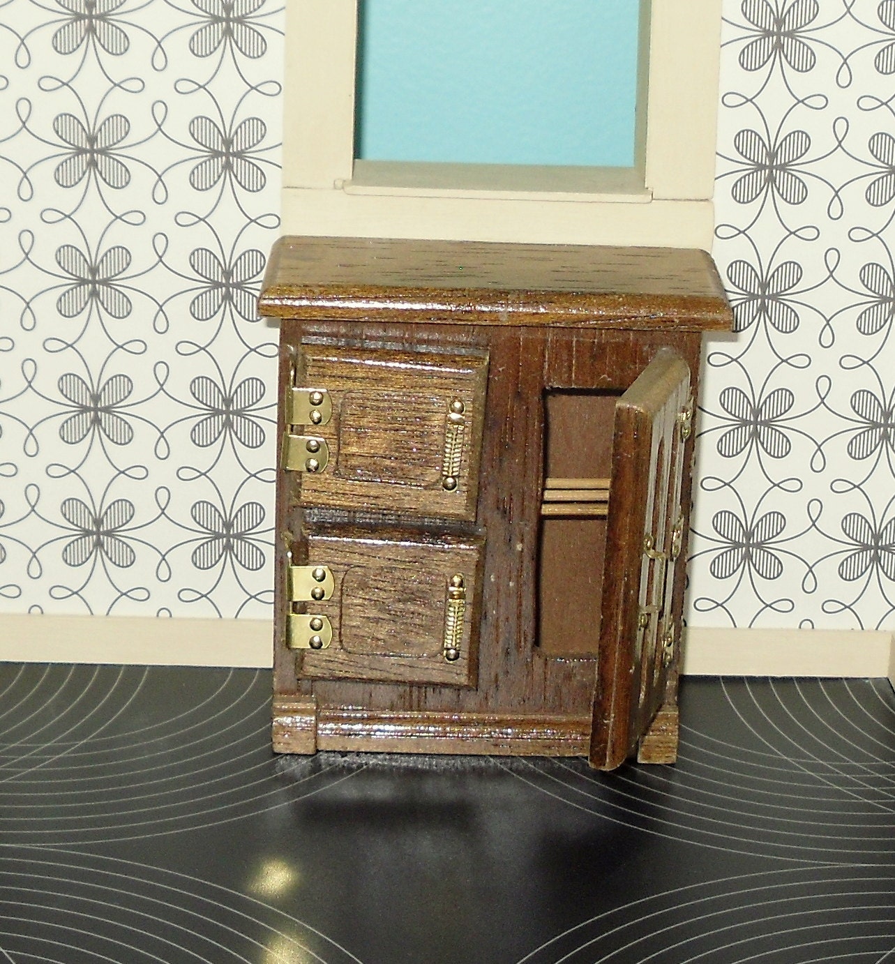 Miniature dollhouse vintage wooden old fashioned ice box – Haute Juice