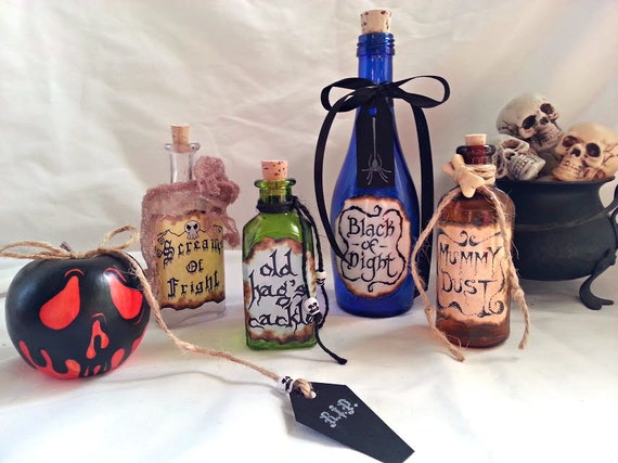 Evil queen snow white potion bottle set and poison apple