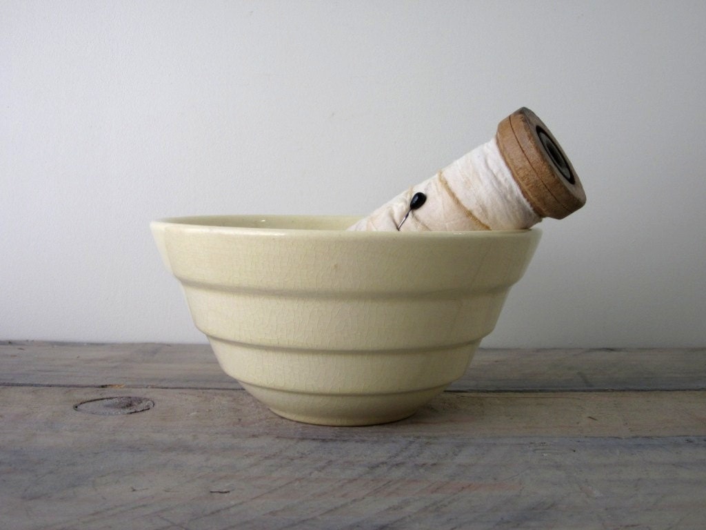 Yellow USA Pottery Mixing Bowl – Haute Juice