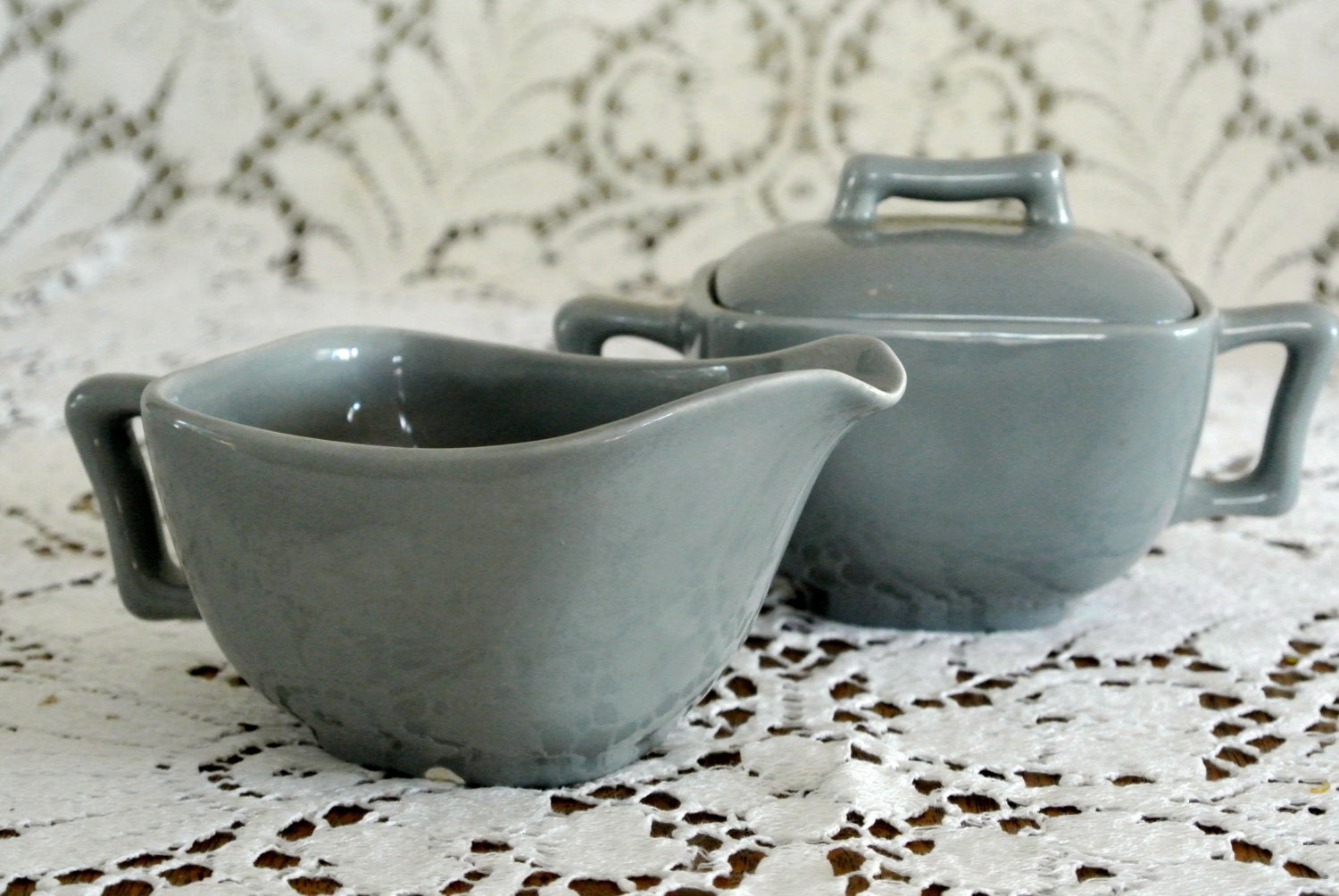 Vintage creamer and sugar bowl set. 1940s/50s retro sugar and creamer ...