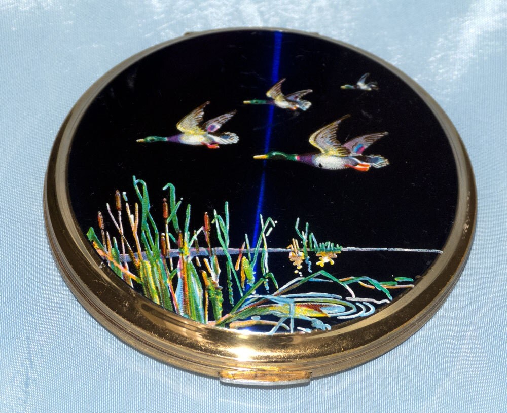 Fabulous Stratton Flying Ducks Compact / Mirror – Haute Juice