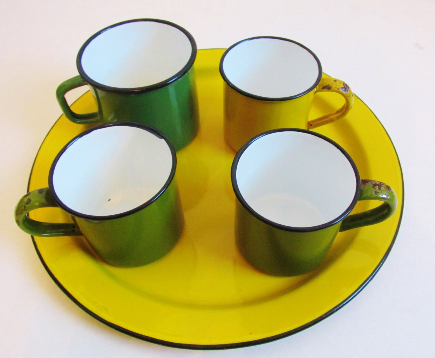 S A L E Vintage Yellow/Green Enamel Set of 4 Cups & Plate – Haute Juice