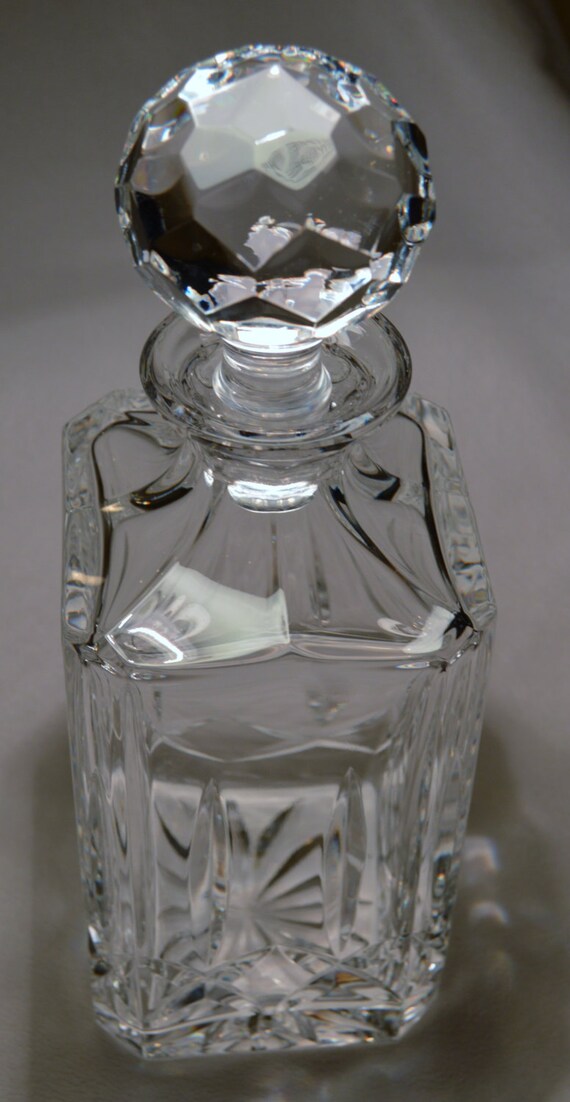 Items similar to Atlantis Full Lead Crystal Whiskie Decanter - Arcadas ...