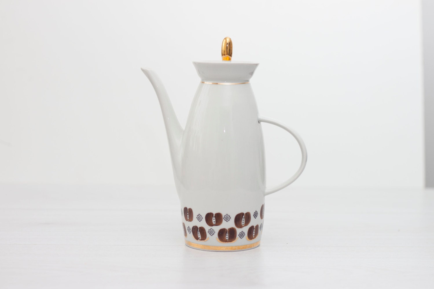 Vintage porcelain teapot, russian gold colour decor, former soviet ...