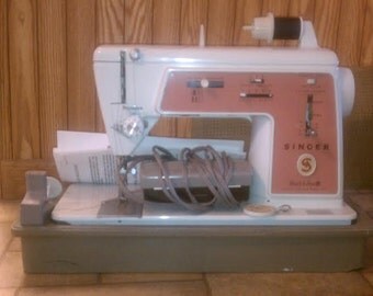 Antique 1966 Singer Sewing Machine Model #626