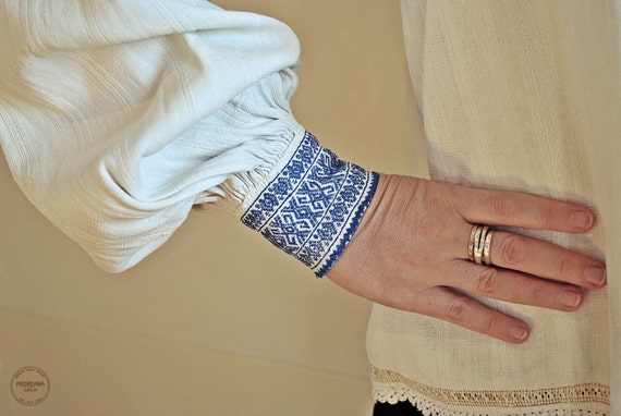 Reserved of Rose Antique blouse / Transylvanian embroidered