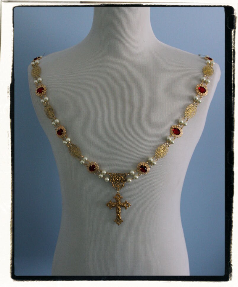 The Cardinal Gold and Ruby Mens Tudor Chain of by RecycledRockstah