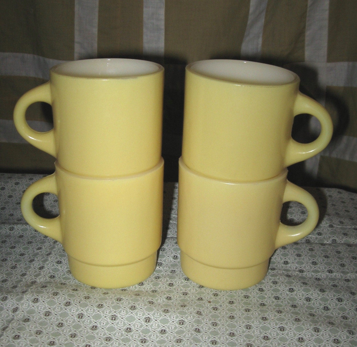 4 Vintage Yellow Stacking Fire King Mugs Cups – Haute Juice