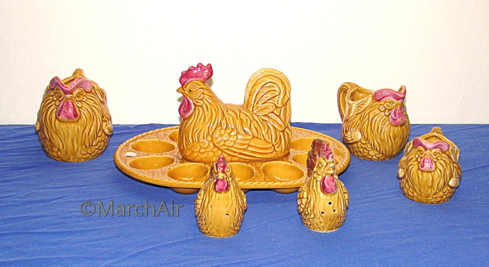 Chicken Covered Egg Plate with Cute Matching Chicken Measuring Cups ...