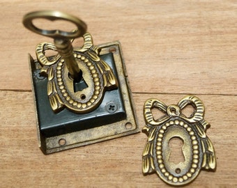 Set Key lock and SKELETON Keys with TOWER GATE Key by ArtsofBrass