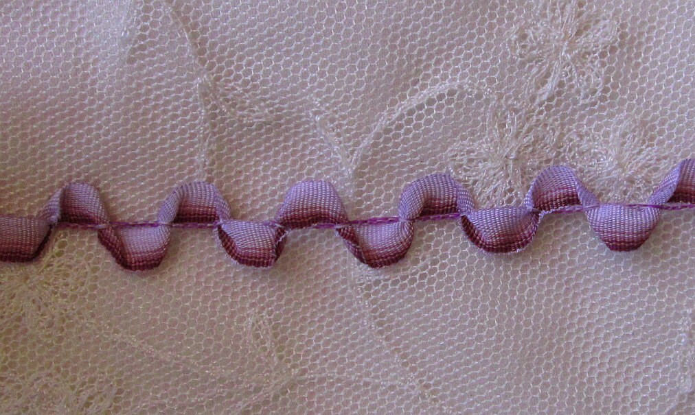 2 yd Lavender Ombre Ric Rak Ribbon Trim Scrapbook Doll Quilt