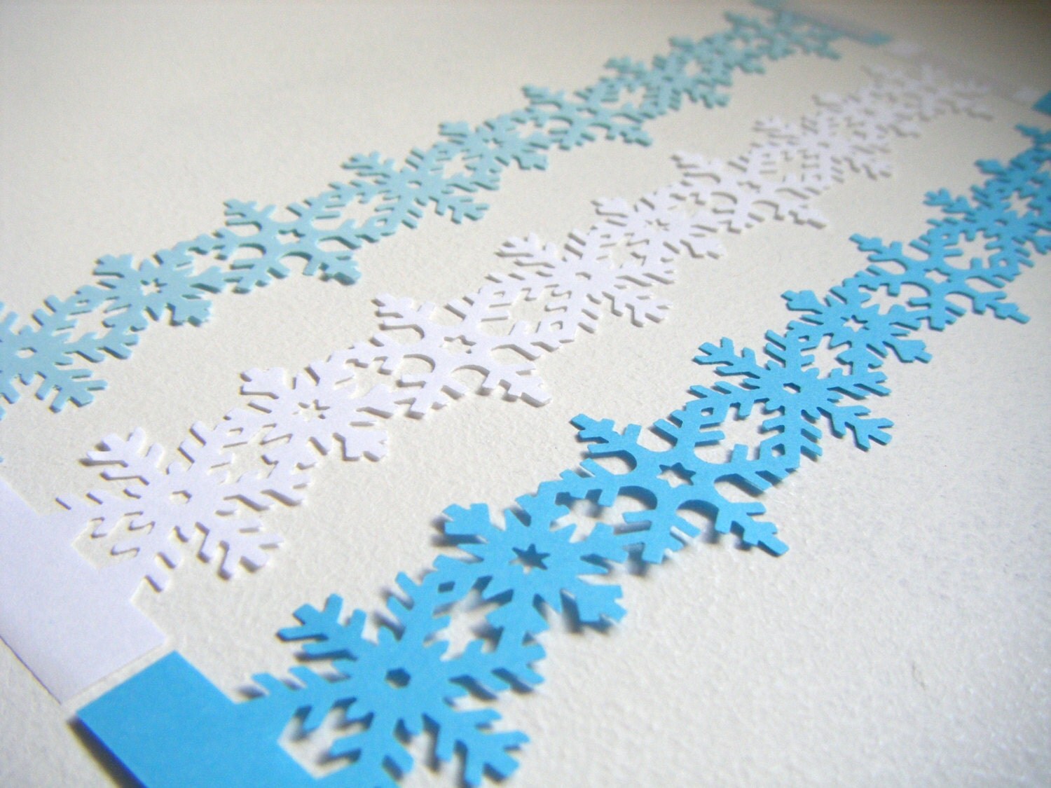 DIY Childrens PAPER CHAIN Kit Frozen Snowflakes Style