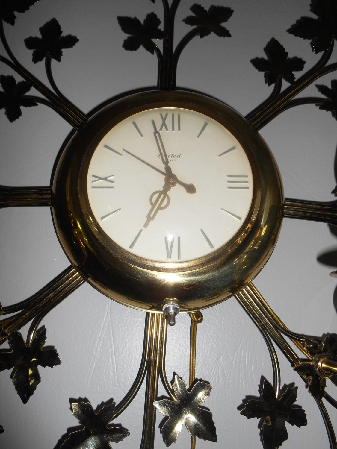 Vintage Metal Leaf Wall Clock