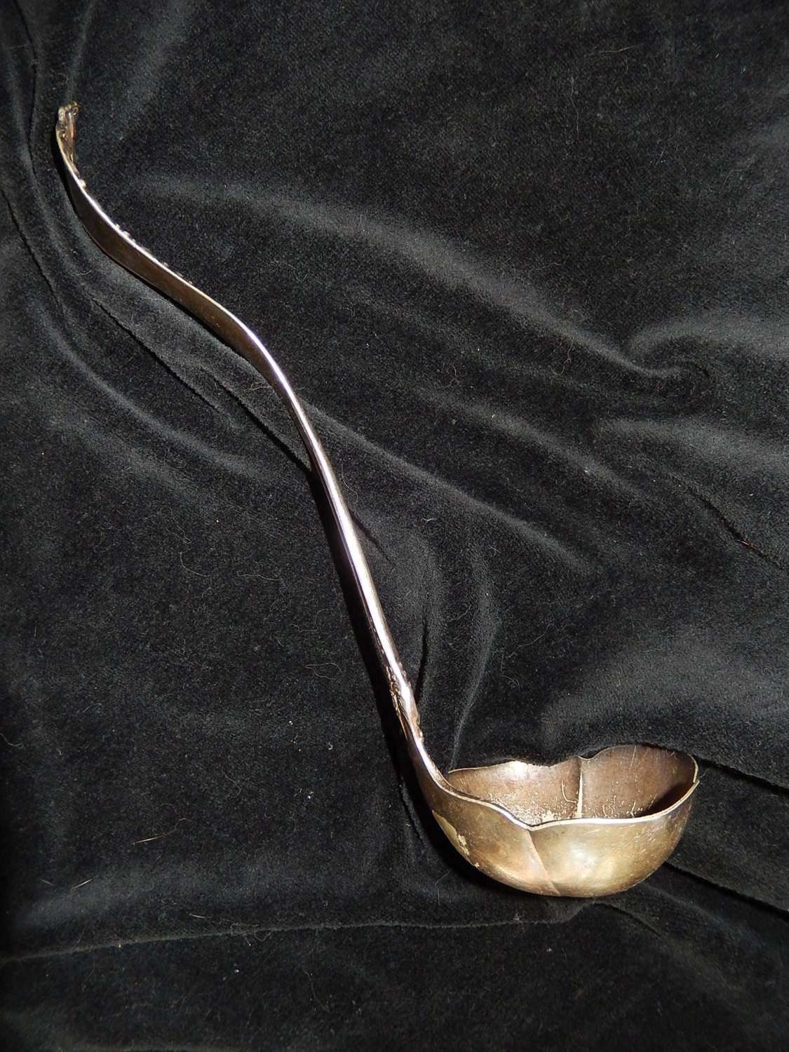 Vintage Scalloped Ladle-curved handle SERVING SPOON-Patina- shell shape ...