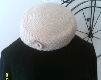 Crochet pillbox hat | Etsy