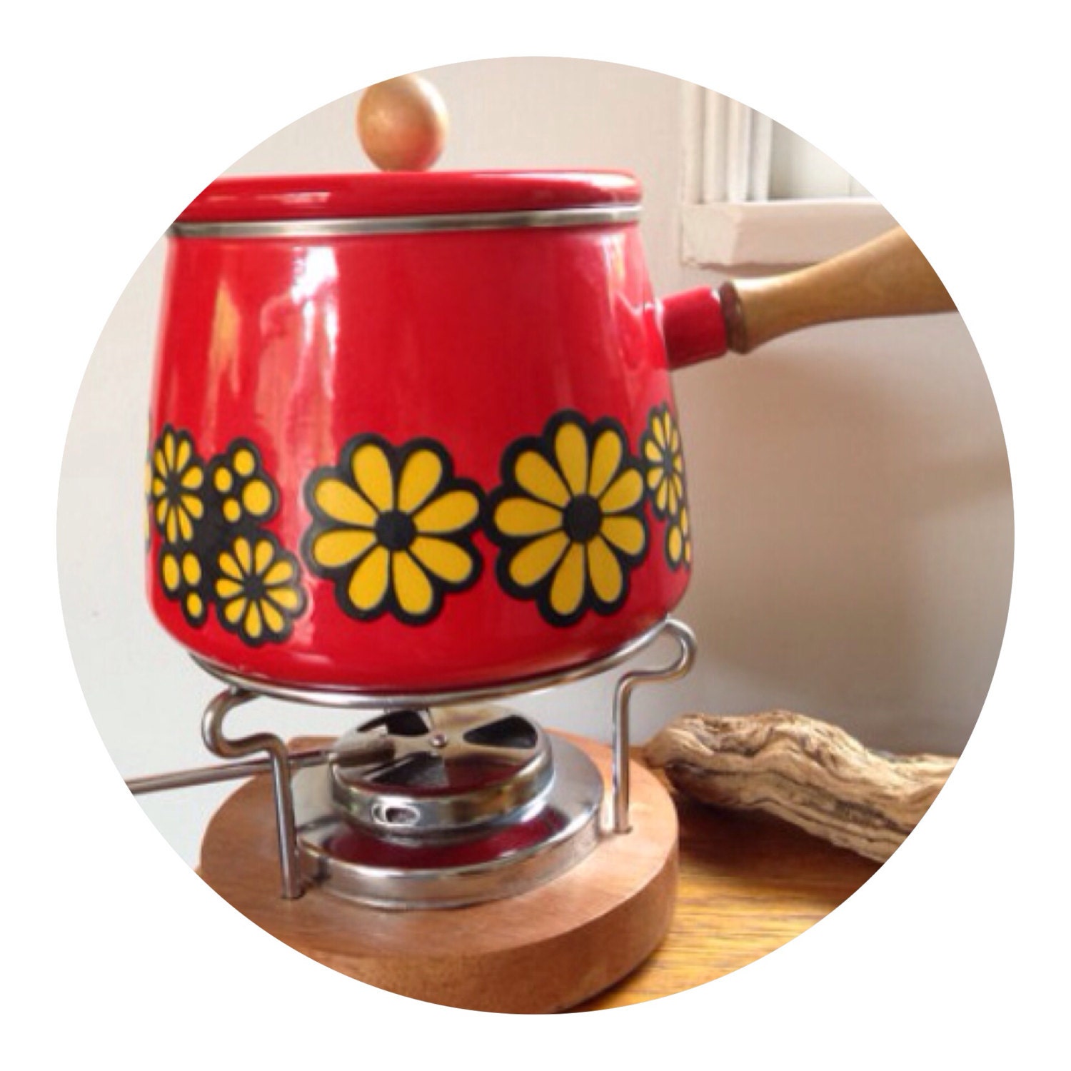 1970’s Retro Kitchen Red Floral Hot Pot – Haute Juice