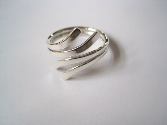 Sterling silver elegant adjustable thumb ring-twin sweep-free