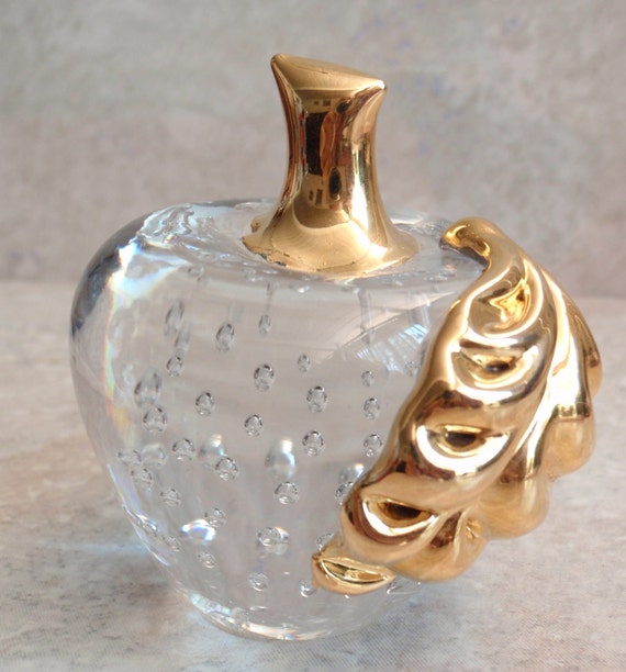 Crystal Glass Apple Paperweight Controlled Bubble by cutterstone