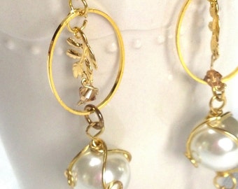 Popular items for gold loop earring on Etsy